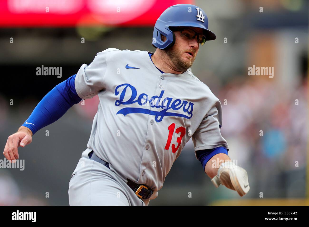 CLEVELAND, OH - MAY 27: Los Angeles Dodgers third baseman Max Muncy (13 ...