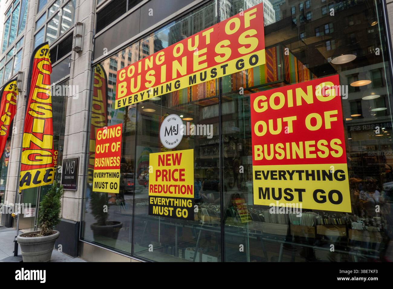 Going out of business 2025 hi-res stock photography and images - Alamy