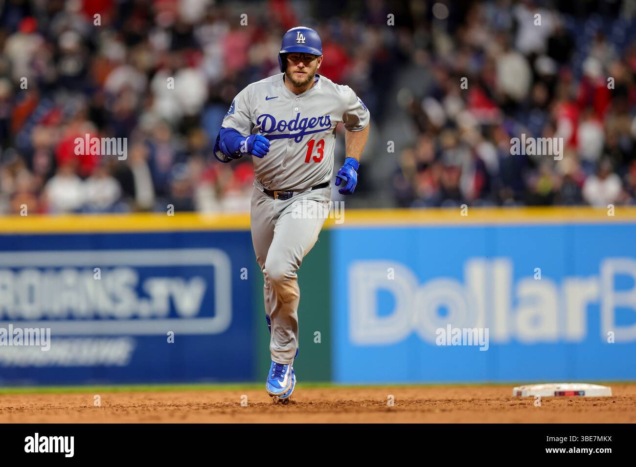 CLEVELAND, OH - MAY 27: Los Angeles Dodgers third baseman Max Muncy (13 ...