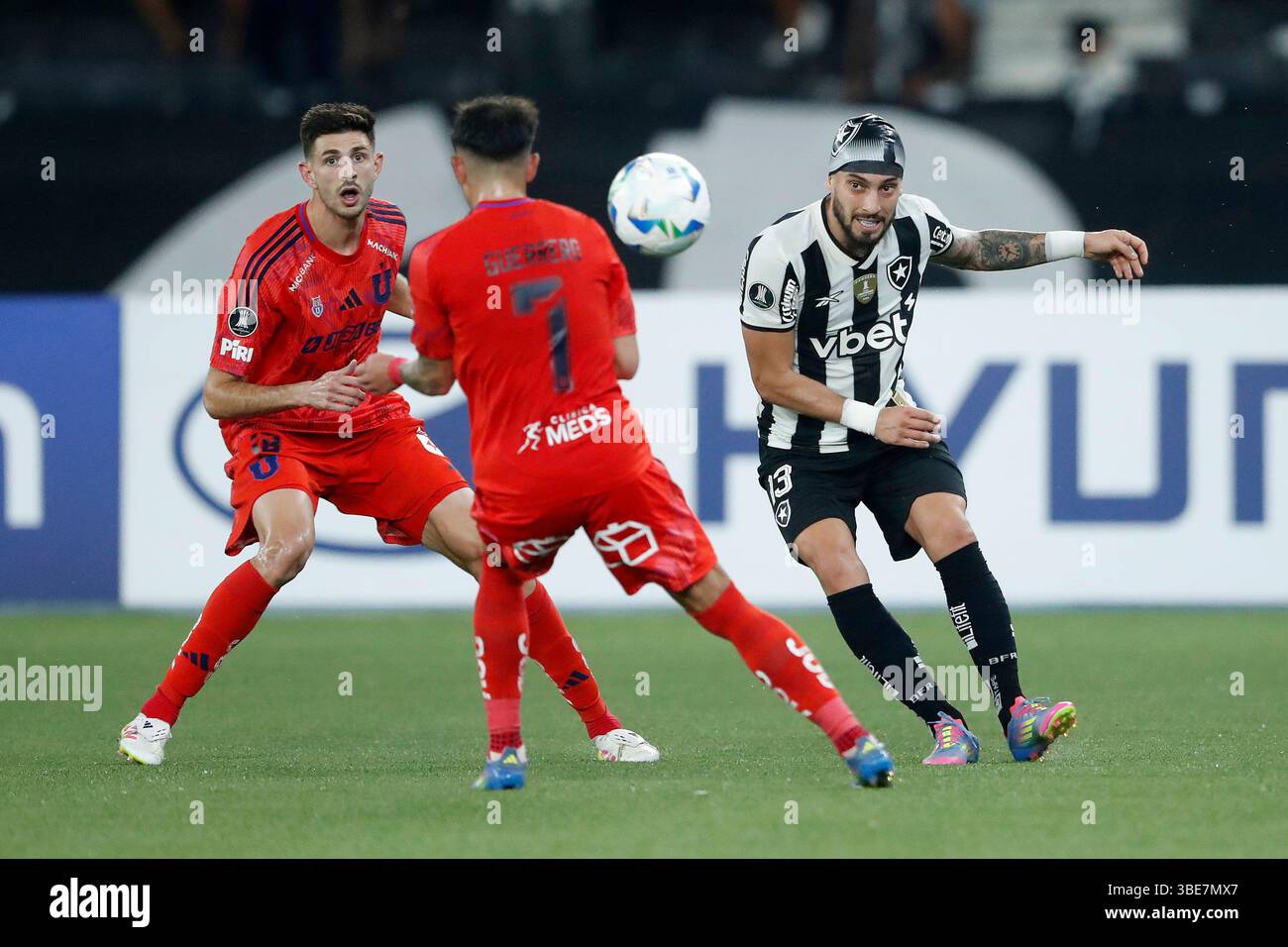 Rio de Janeiro, Brazil. 27th May, 2025. Alex Telles of Botafogo battles ...
