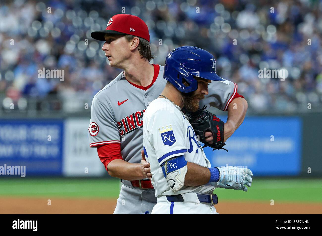 Kansas City, MO, USA. 27th May, 2025. Cincinnati Reds starting pitcher ...
