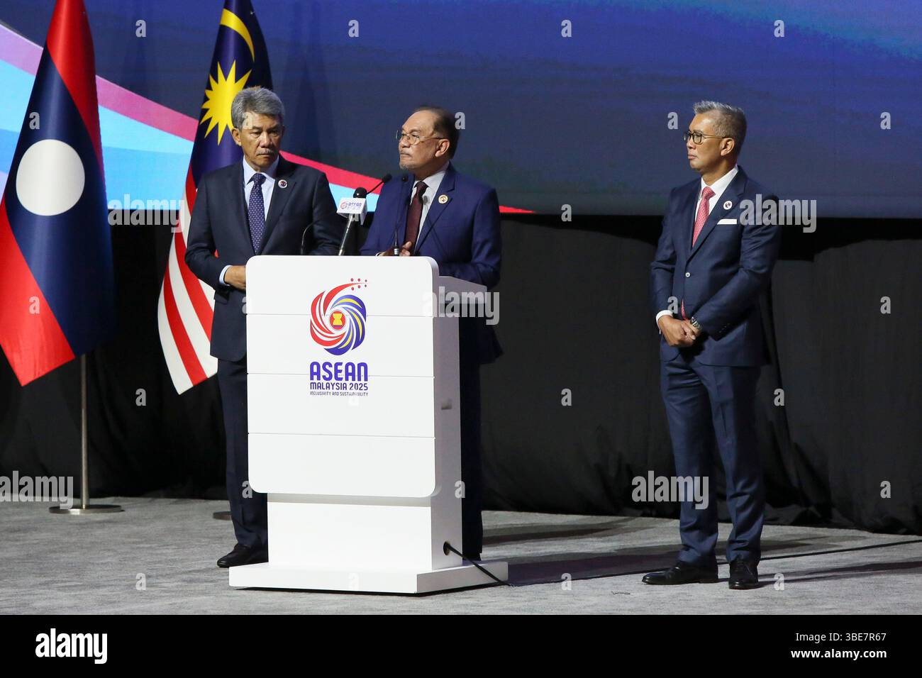 Kuala Lumpur, Malaysia. 27th May, 2025. Malaysia's Prime Minister Anwar ...