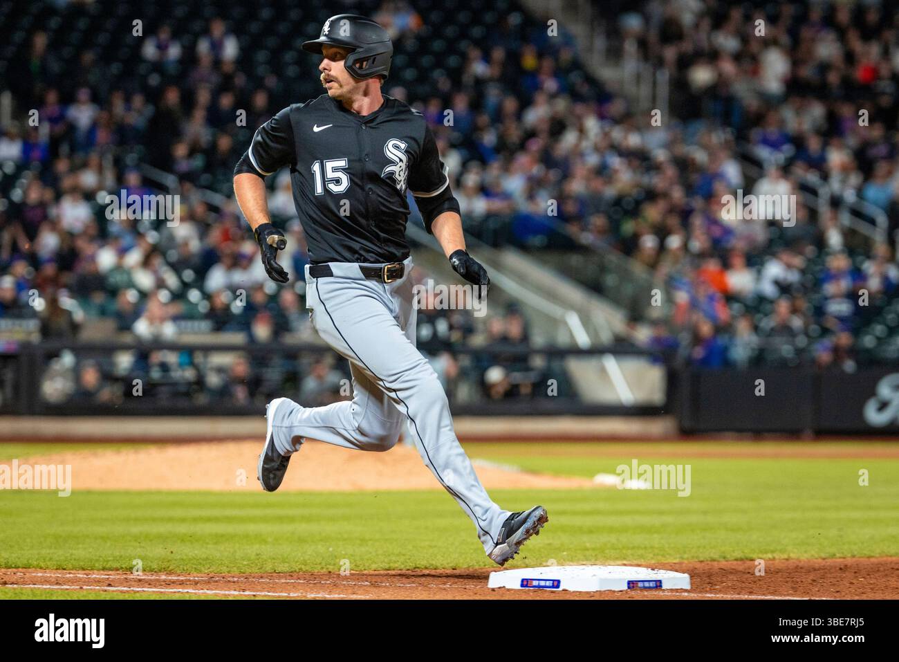 Chicago White Sox outfielder Austin Slater (15) makes a single during ...