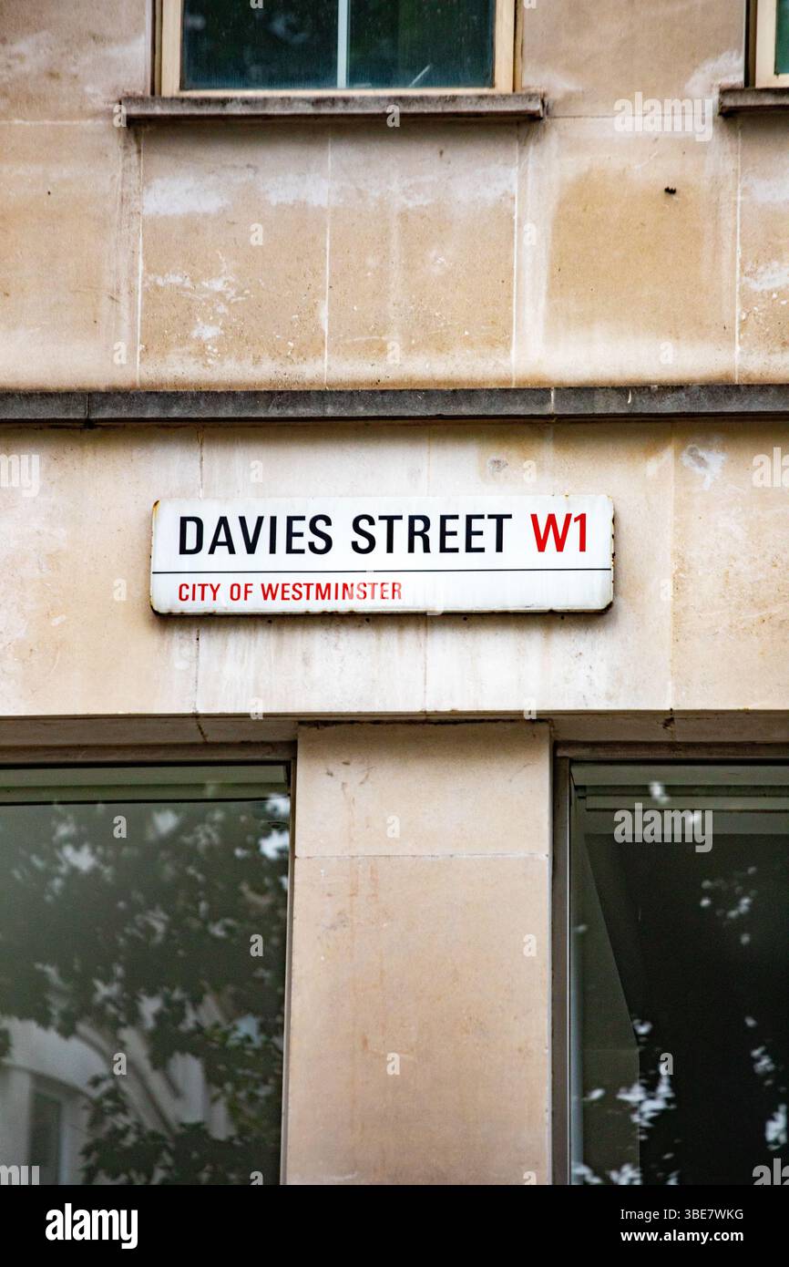 Street sign for Davies Street in the City of Westminster, London ...