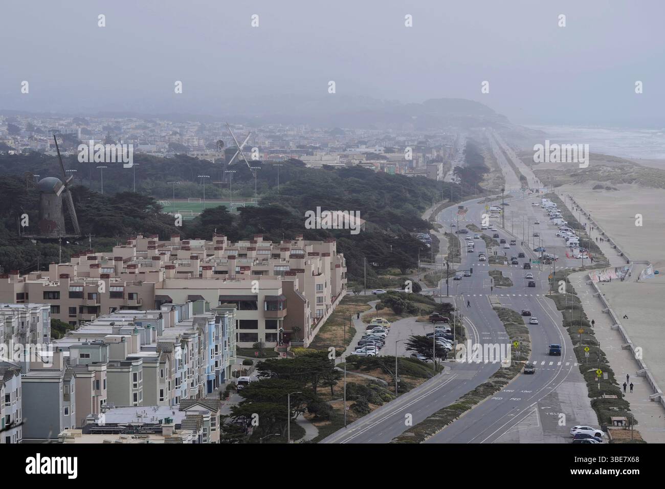 A stretch of the Great Highway runs next to Ocean Beach in San ...