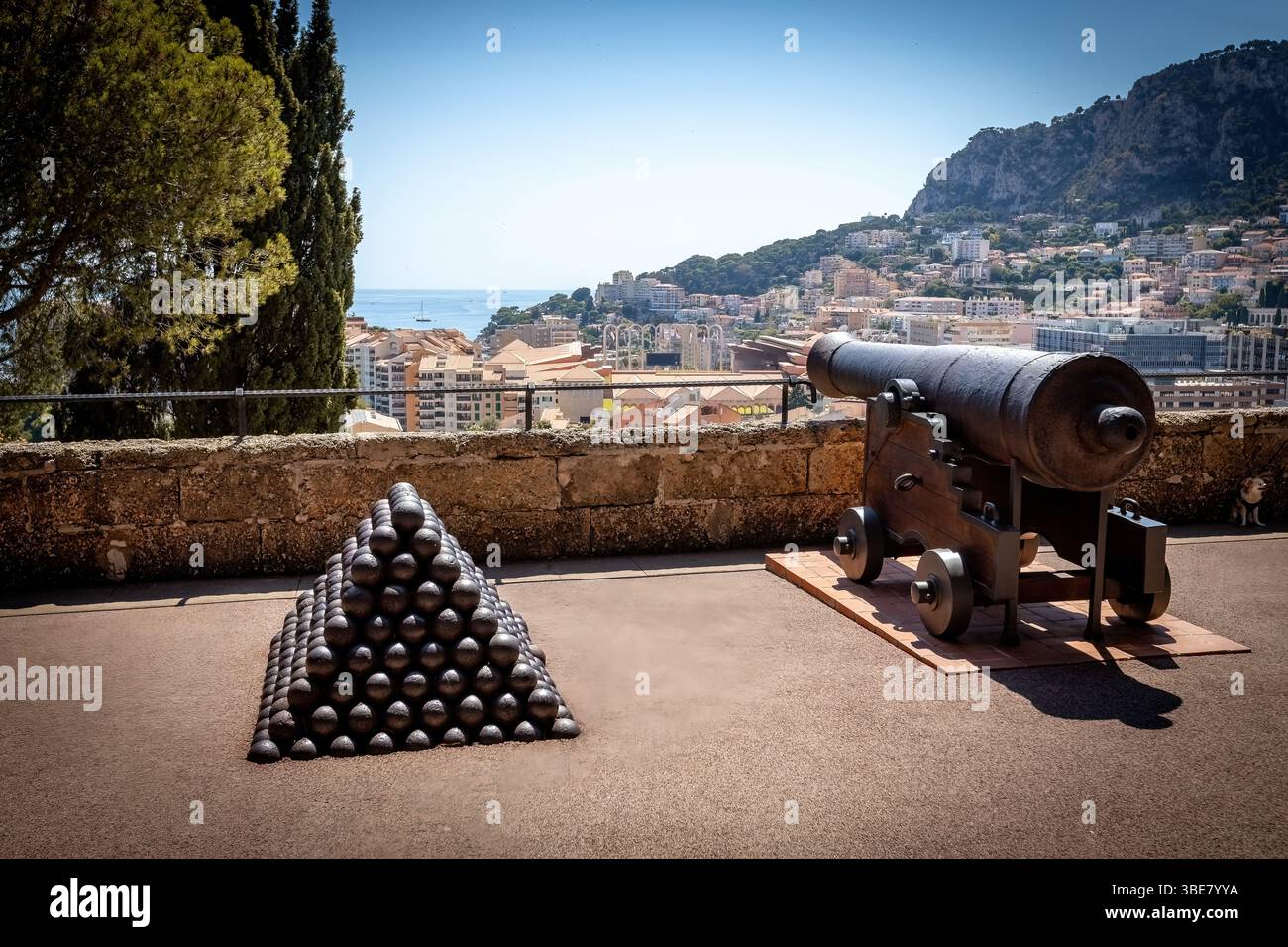 Old historical fortification in Monaco ville with cannons and ...