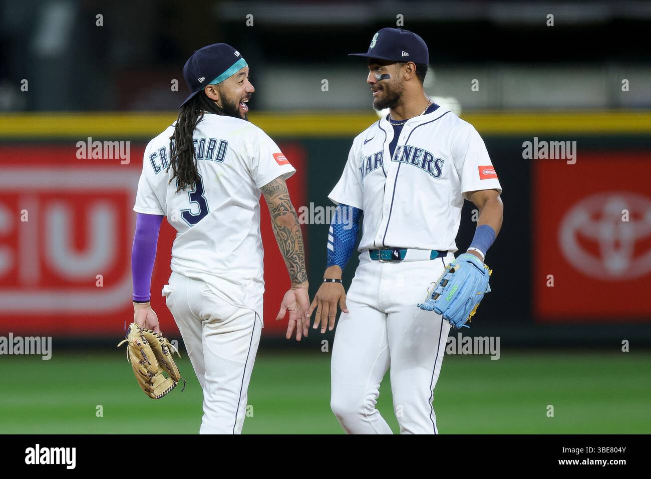 Seattle Mariners center fielder Julio Rodriguez celebrates with ...