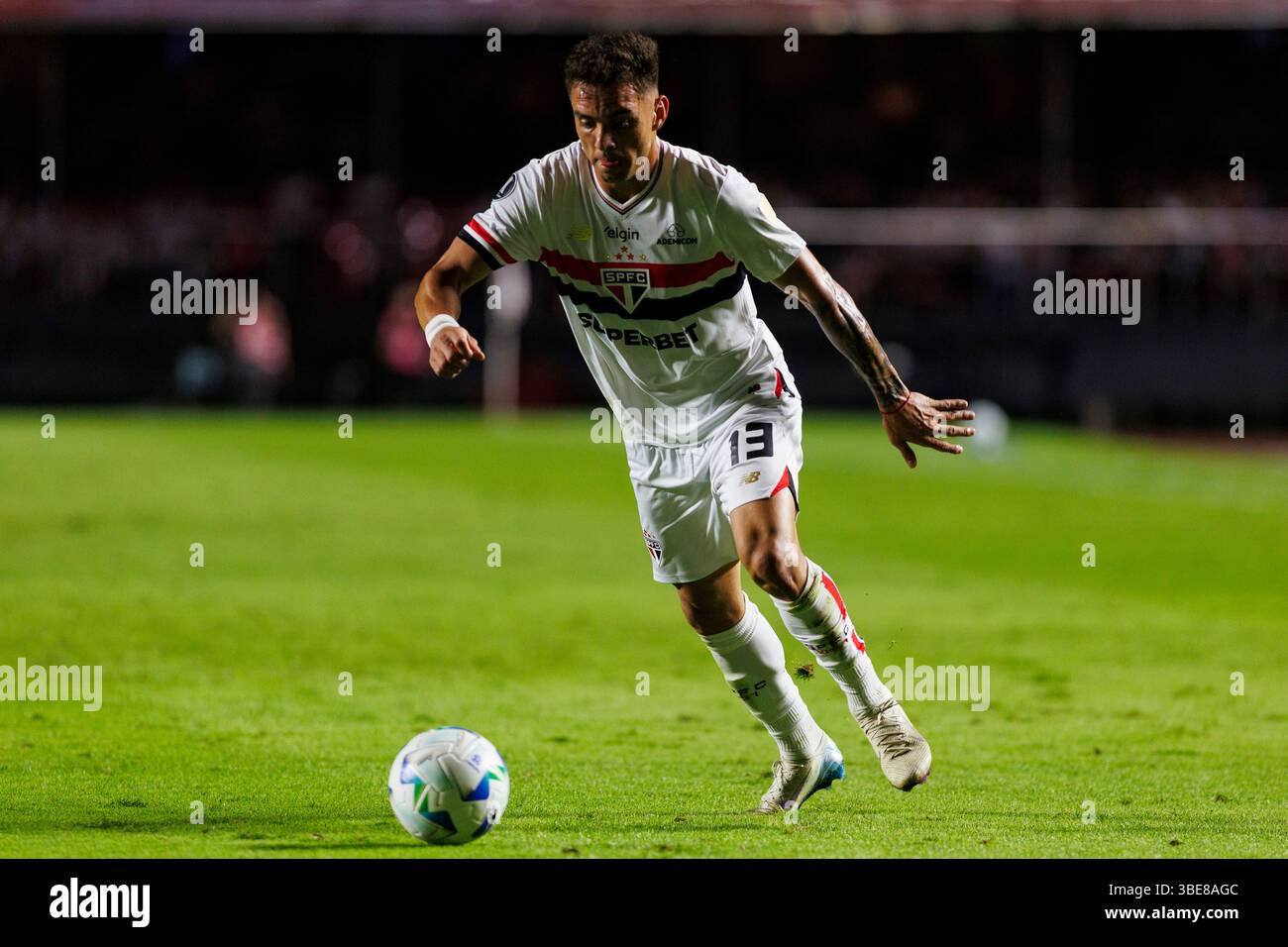 Sao Paulo, Brazil - May 27: Enzo Díaz of São Paulo runs with the ball ...