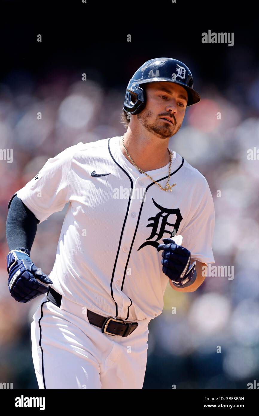 DETROIT, MI - MAY 25: Detroit Tigers shortstop Zach McKinstry #39 runs ...
