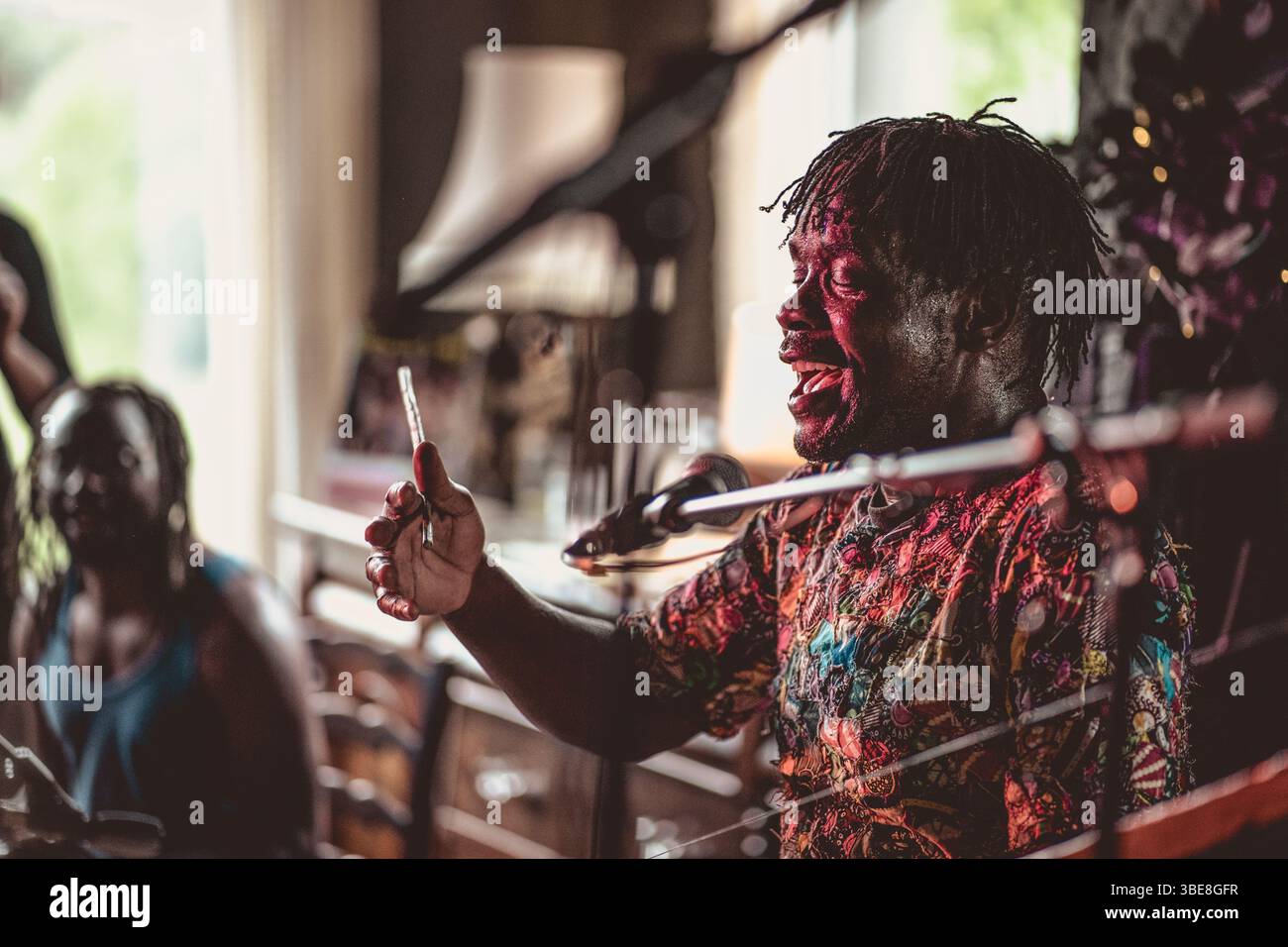 Malawian musician Gasper Nali plays live at The Strines Nightingale, 26 ...