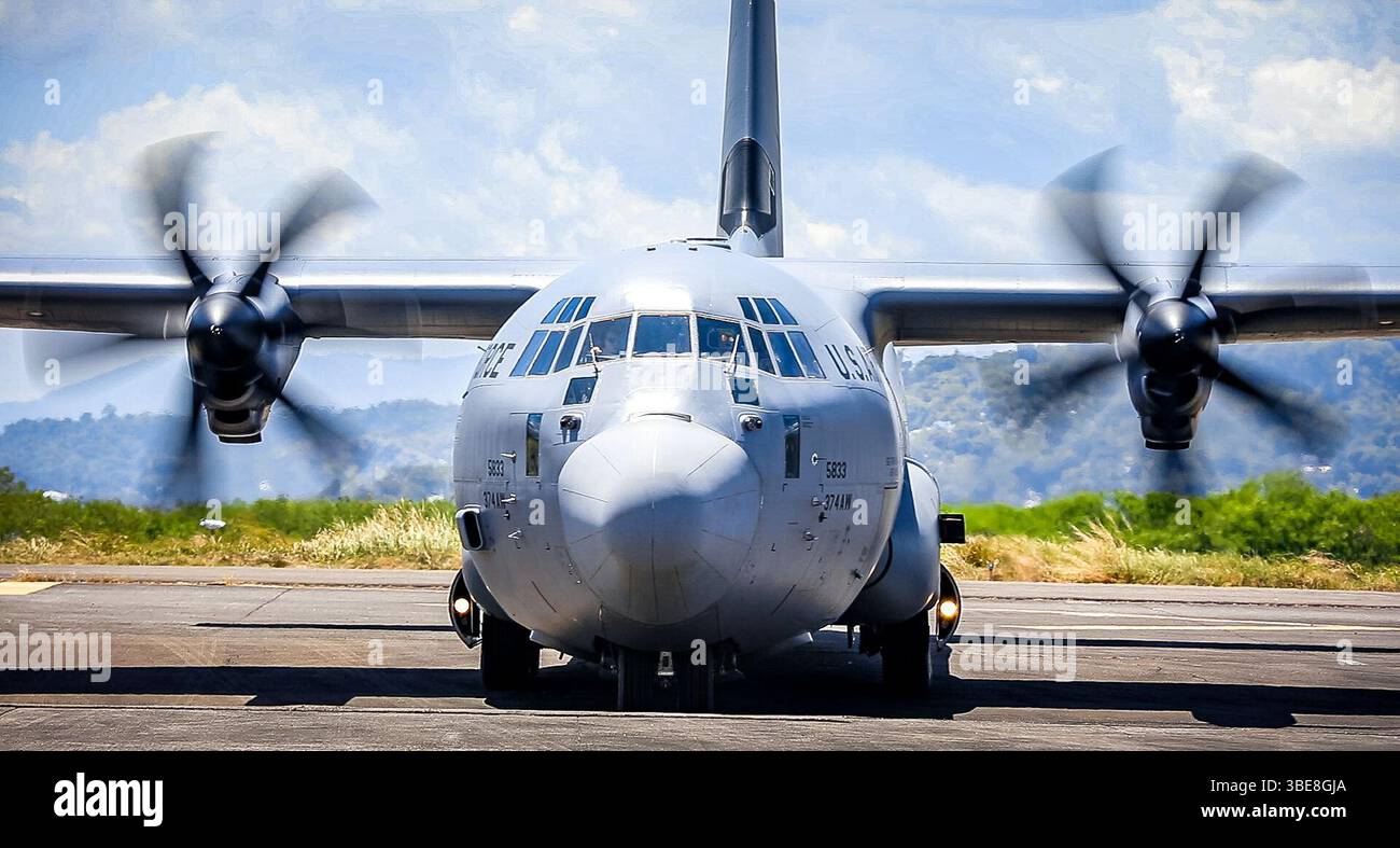 A C-130 Hercules assigned to 374th Airlift Wing, 5th Air Force ...