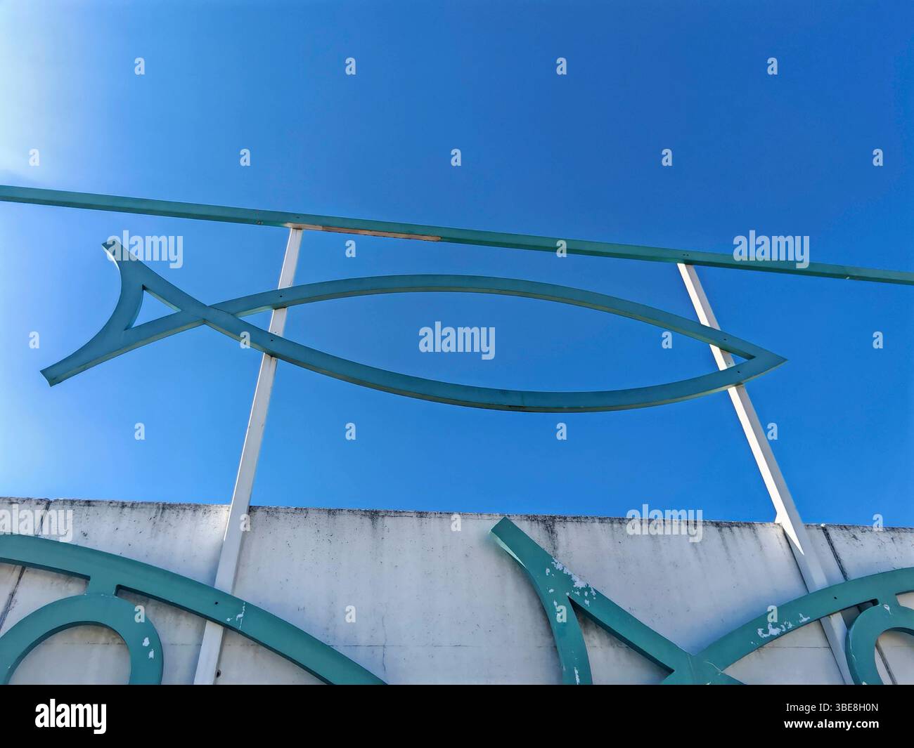 fish symbol, an aquatic animal which lives in the water fish symbol ...