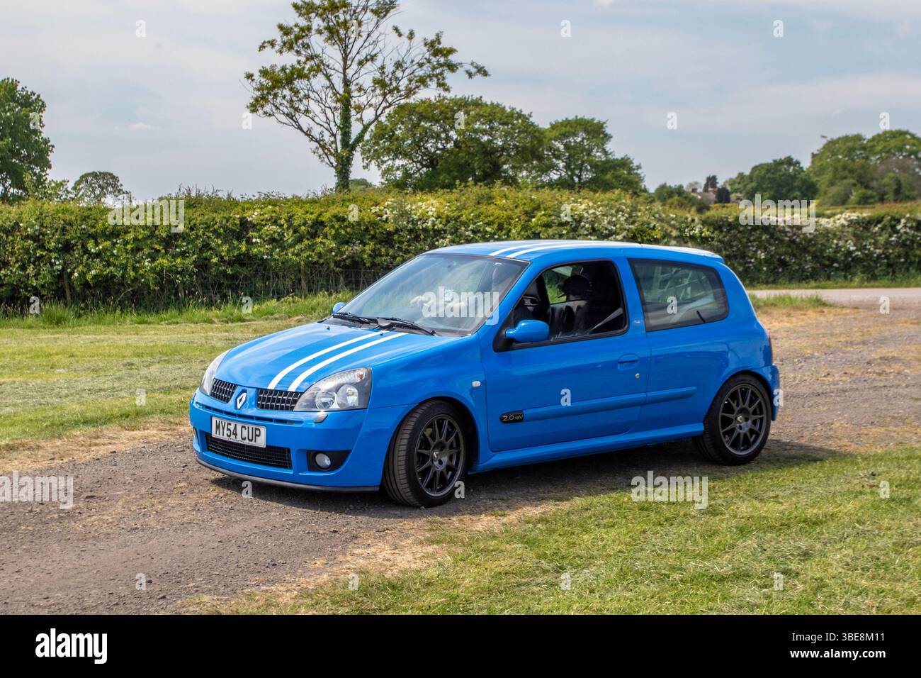2005 Blue Renault Clio sport 182 16V Car Hatchback Petrol 1998 cc, 3 ...