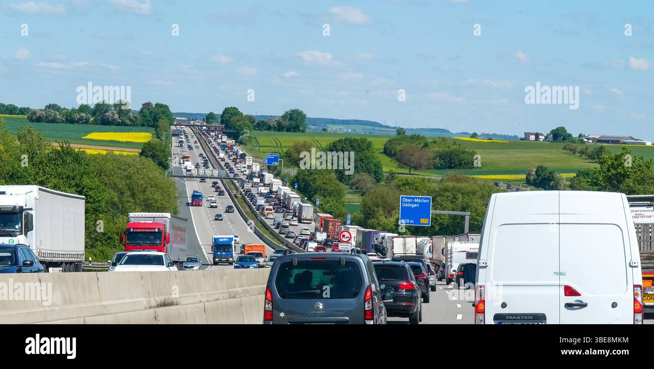 Ober-Mörlen, Hessen, Deutschland, Europa: Stau auf der A5 bei der ...