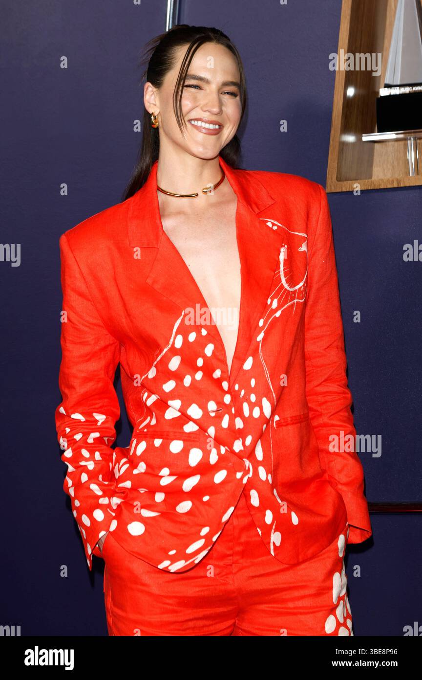 Sophie Hawley-Weld (Sofi Tukker) bei der Verleihung der 53. American ...