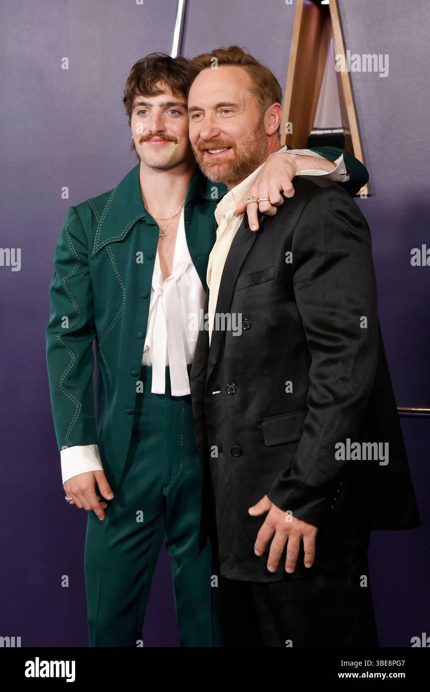 Benson Boone und David Guetta bei der Verleihung der 53. American Music ...