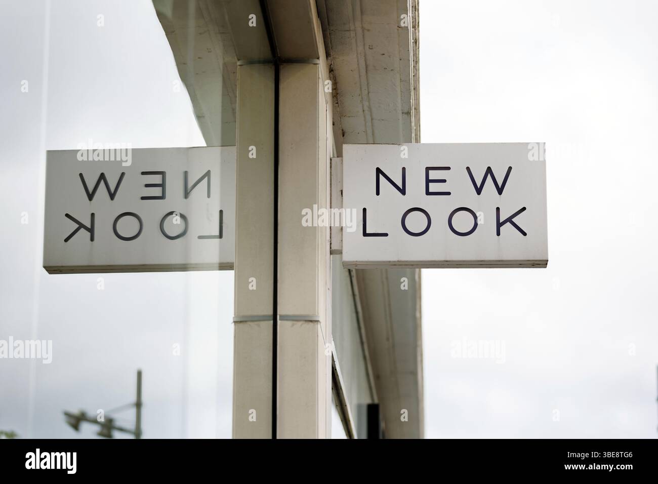 A branch of New Look in the United Kingdom, New Look logo, New Look ...