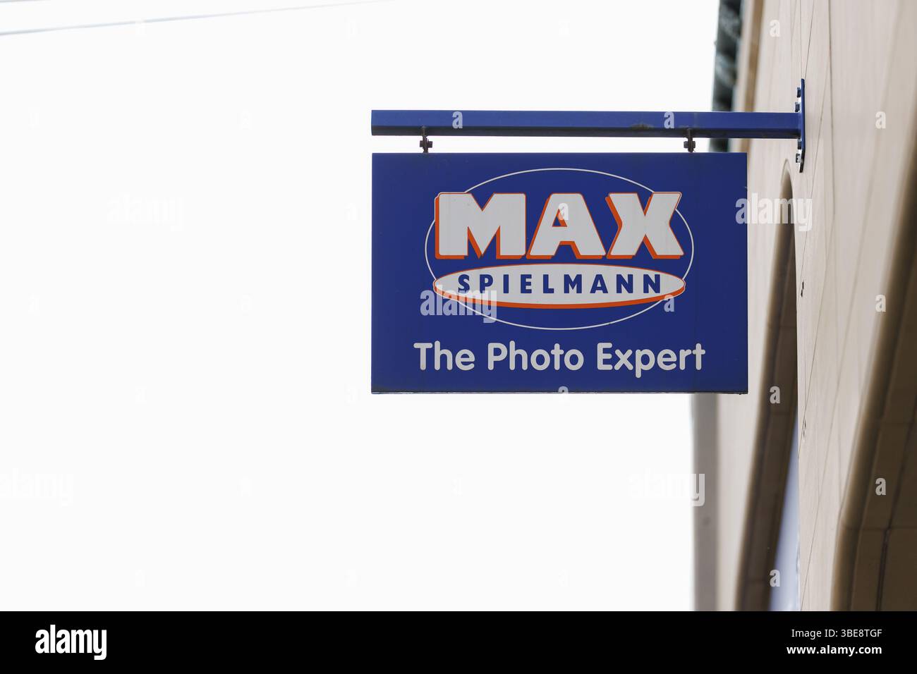 Max Spielmann (The Photo Expert) logo, store sign in the United Kingdom ...