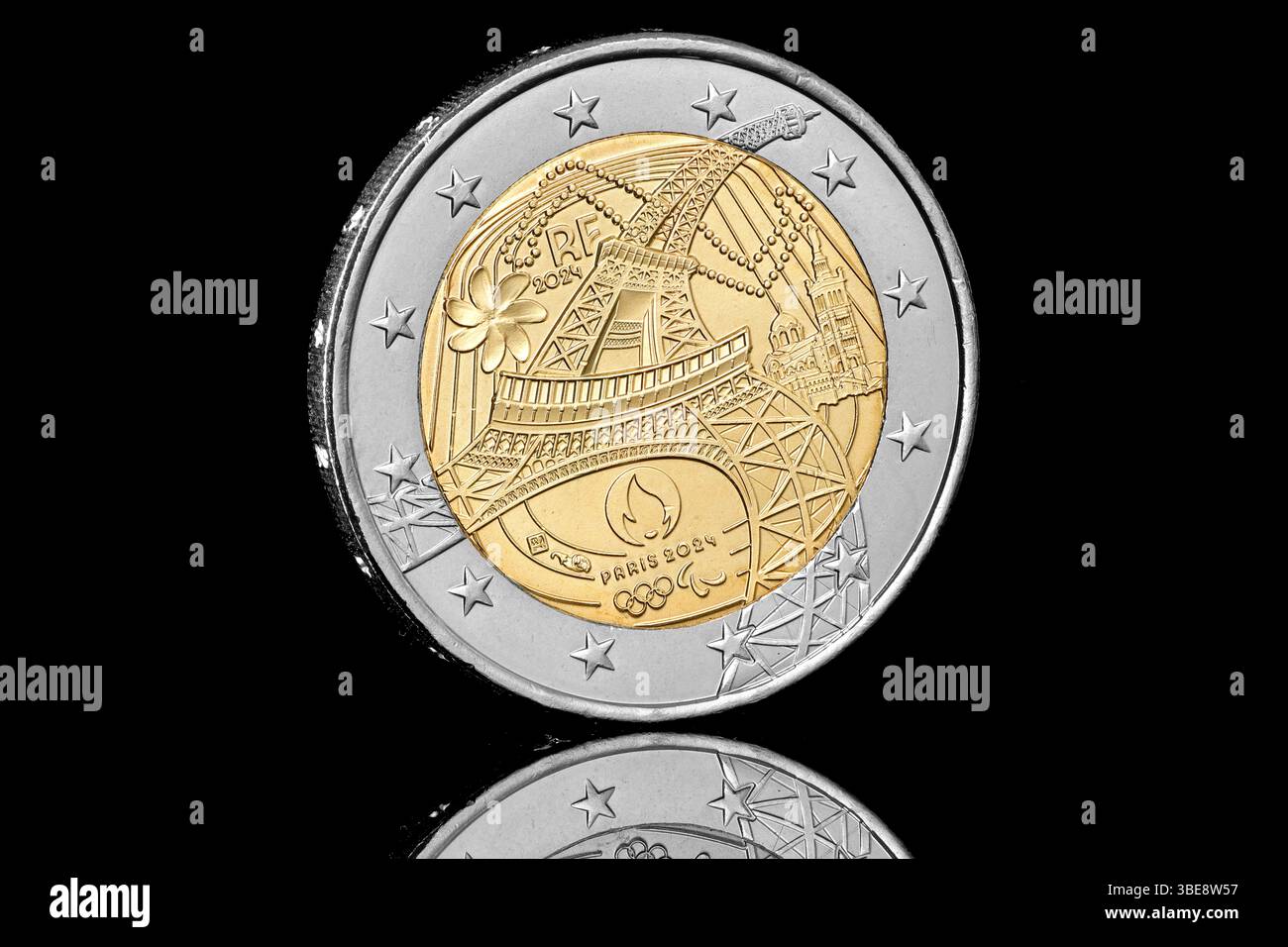 Eiffel tower 2 euro coin hi-res stock photography and images - Alamy