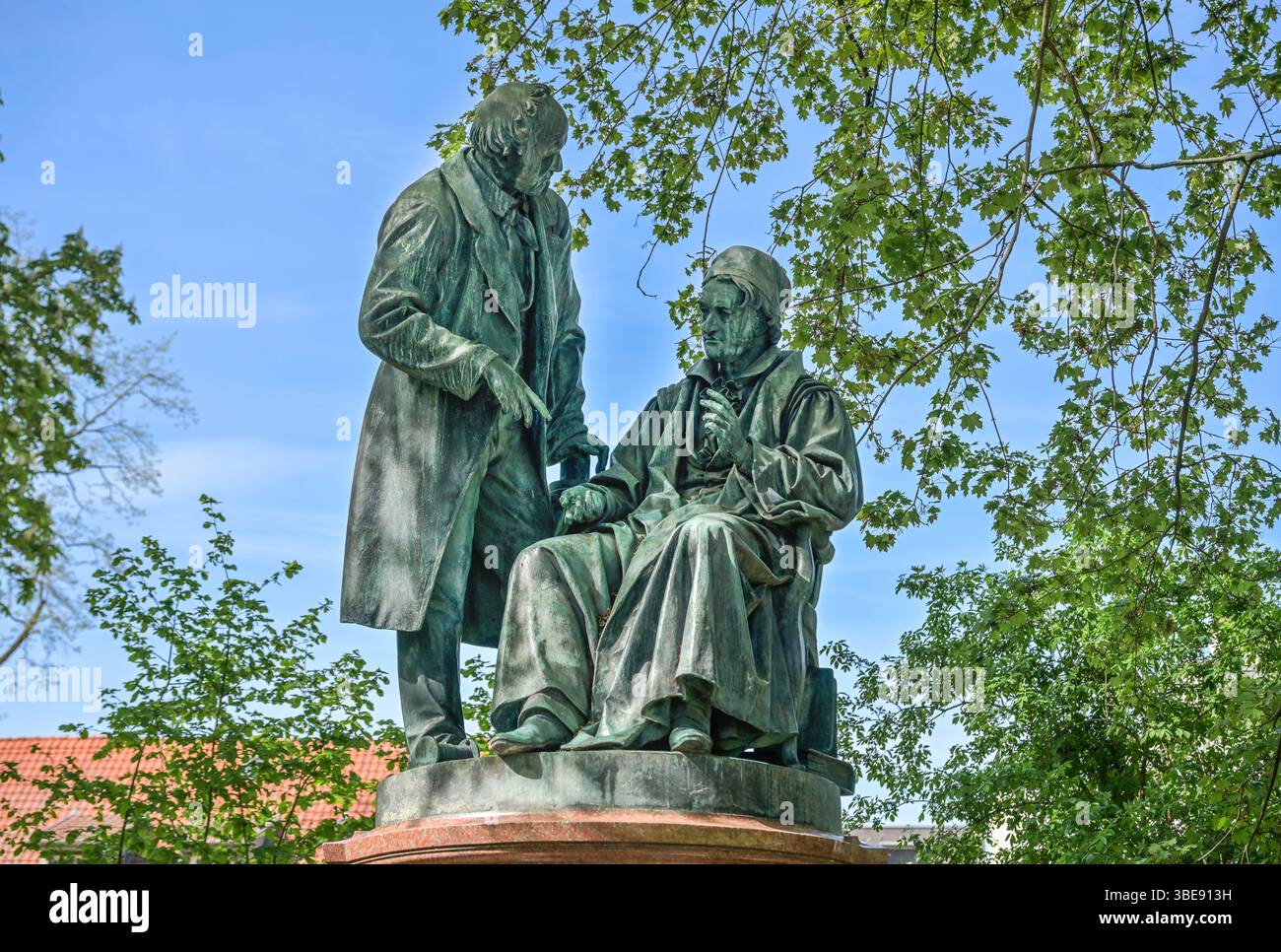 Gauß-Weber-Denkmal, Stadtwall, Göttingen, Niedersachsen, Deutschland Stock Photo - Alamy