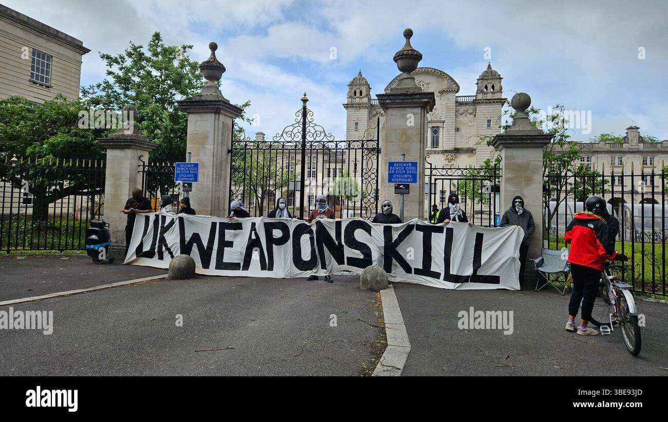 Pro Palestine supporters blockading Cardiff University Main Building ...