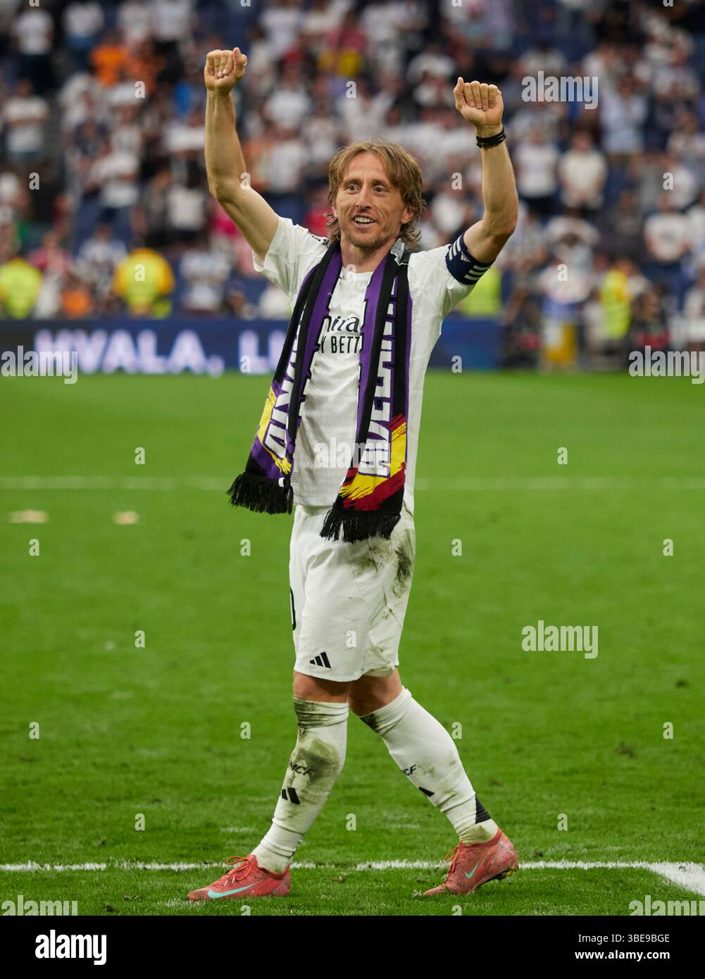 Luka Modric acknowledges the fans following his final appearance for ...