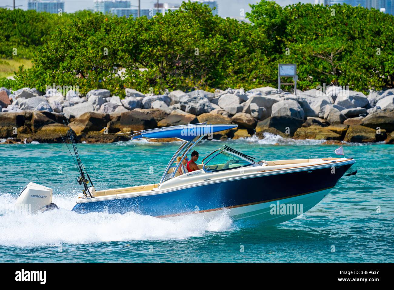 Haulover inlet boats hi-res stock photography and images - Alamy