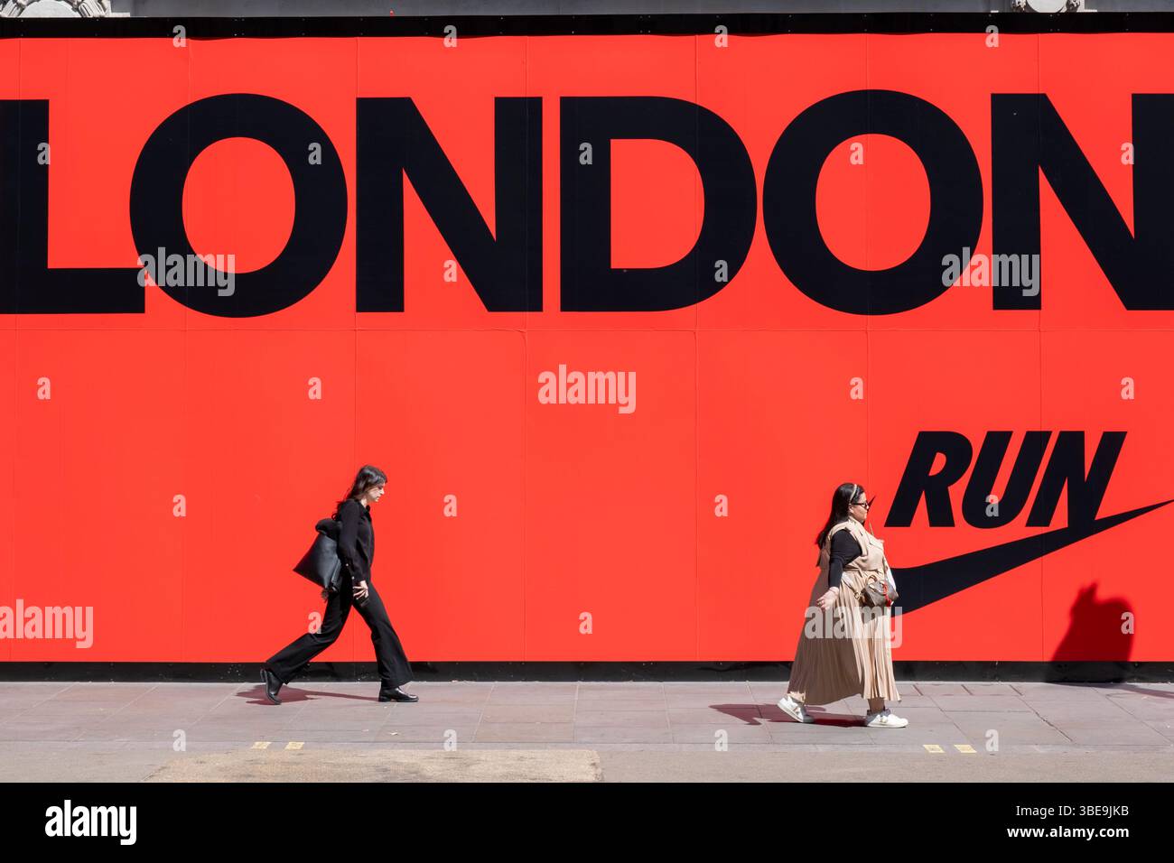 Nike advertisement usa hi-res stock photography and images - Alamy