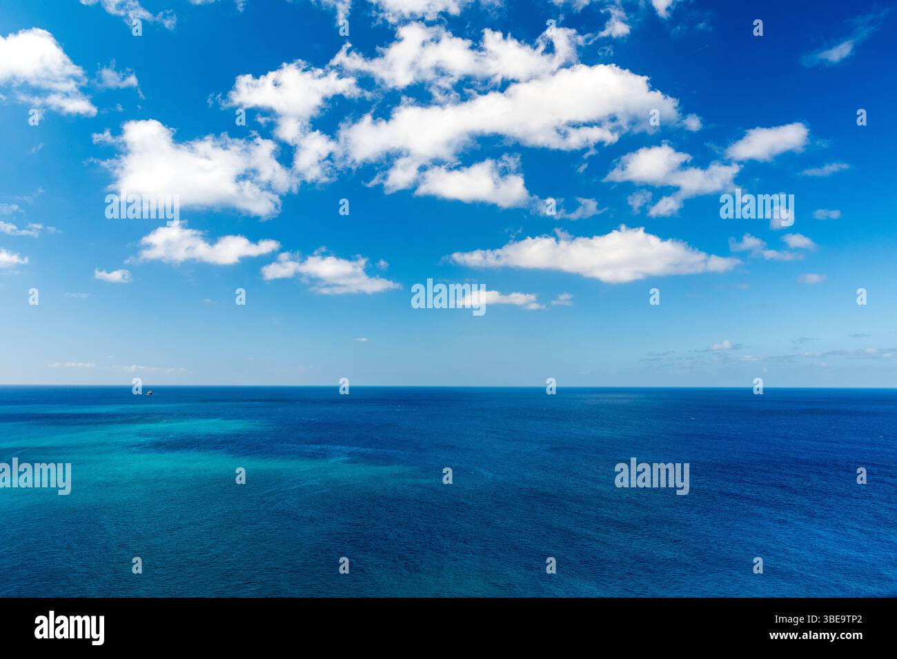 The beautiful clear blue waters and sky of Nassau in the Bahamas ...