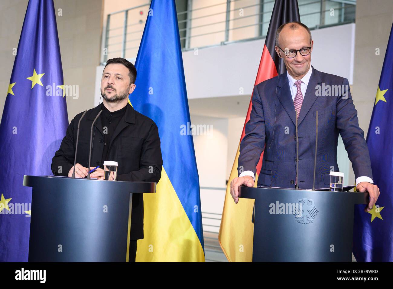 Berlin, Pressekonferenz Friedrich Merz und Wolodymyr Selenskyj Bundeskanzler Friedrich Merz ...