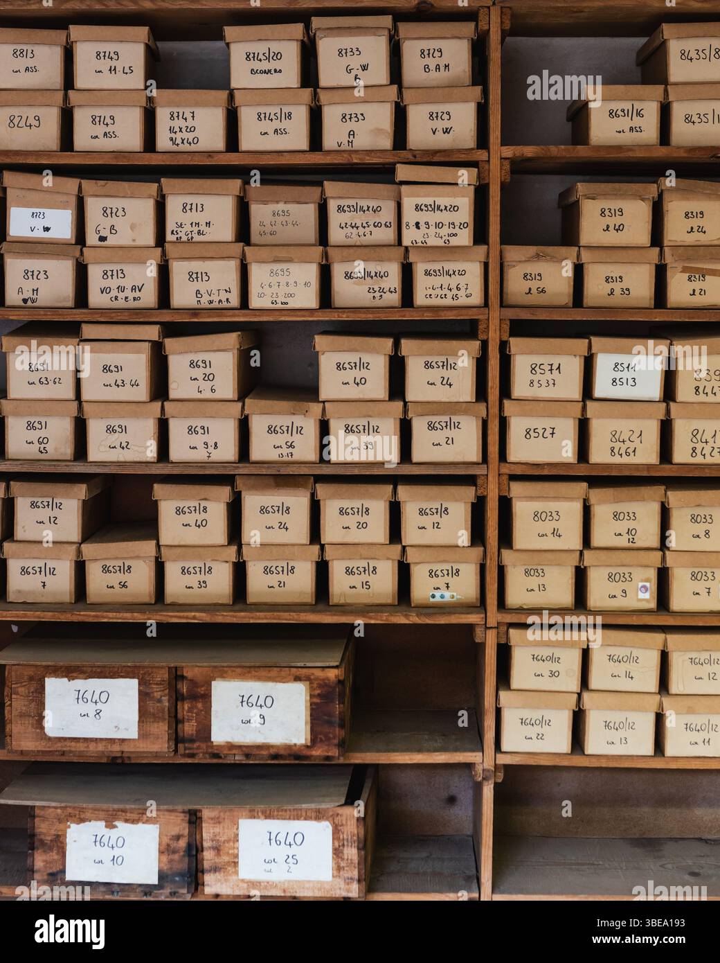 Handwritten inventory numbers hi-res stock photography and images - Alamy