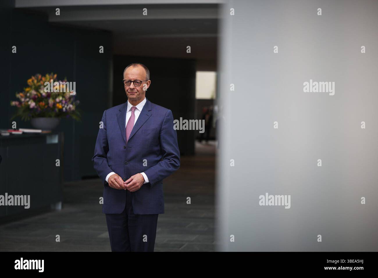 Chancellor Friedrich MERZ receives President Volodymyr Selenskyj in ...