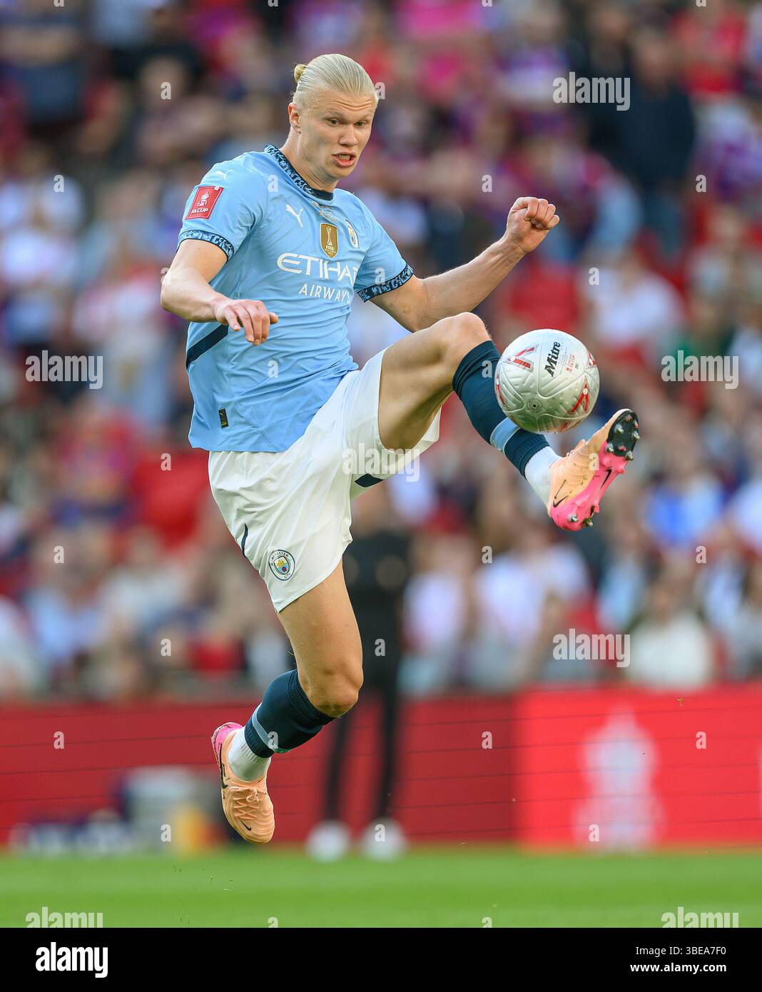Erling haaland manchester city 2025 hi-res stock photography and images - Alamy
