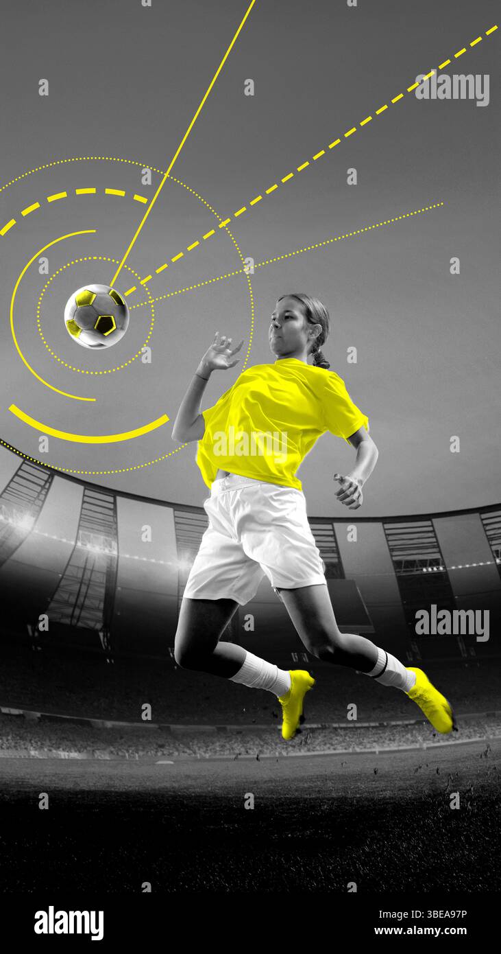 Soccer ball arcs hi-res stock photography and images - Alamy