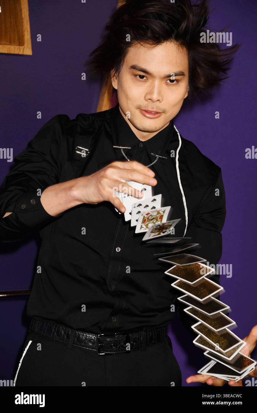 Las Vegas, Vereinigte Staaten. 26th May, 2025. Shin Lim arrives at the ...