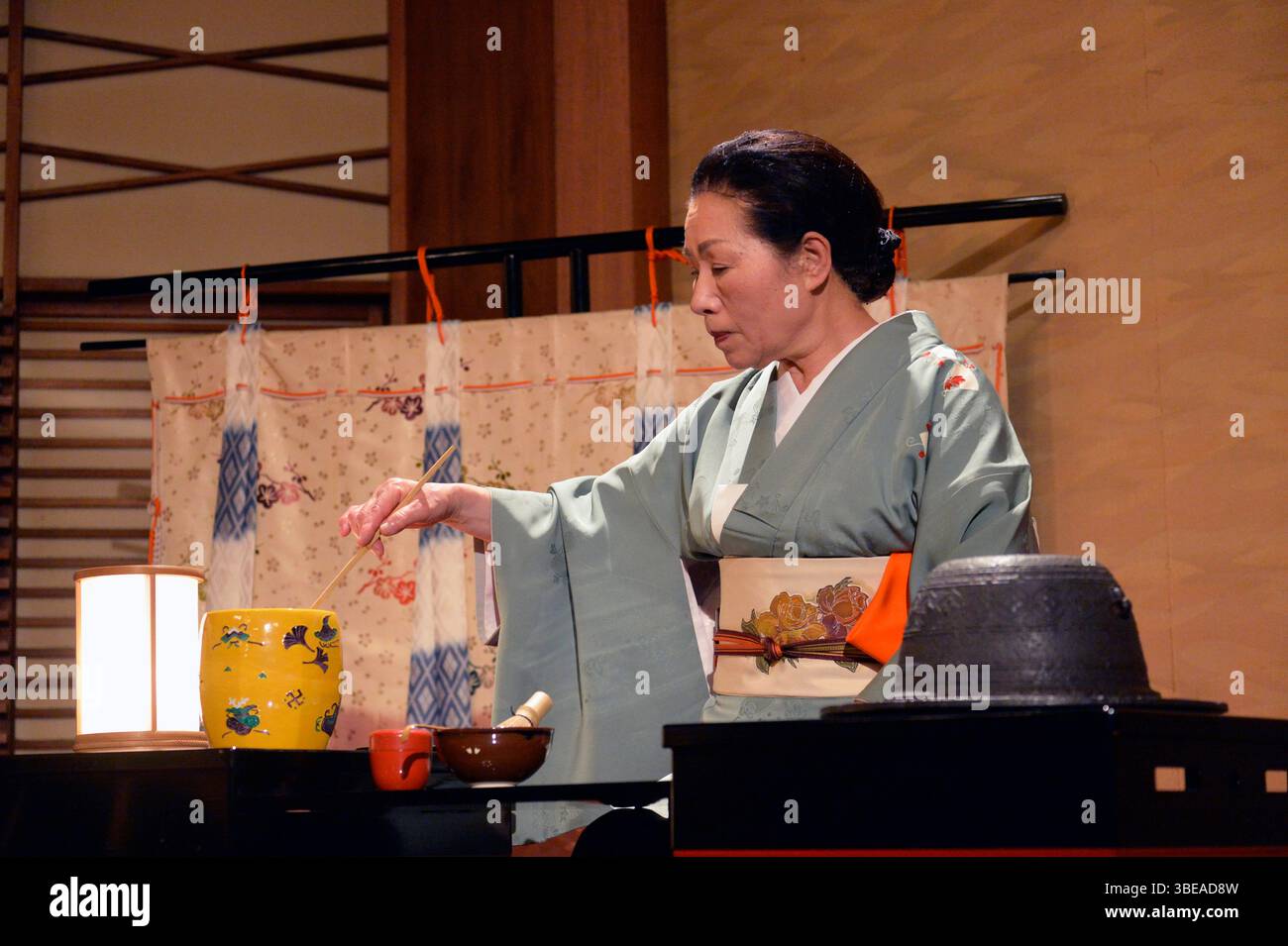 The tea ceremony at the Gion Kobu Kaburenjo Theatre in Kyoto, Japan ...