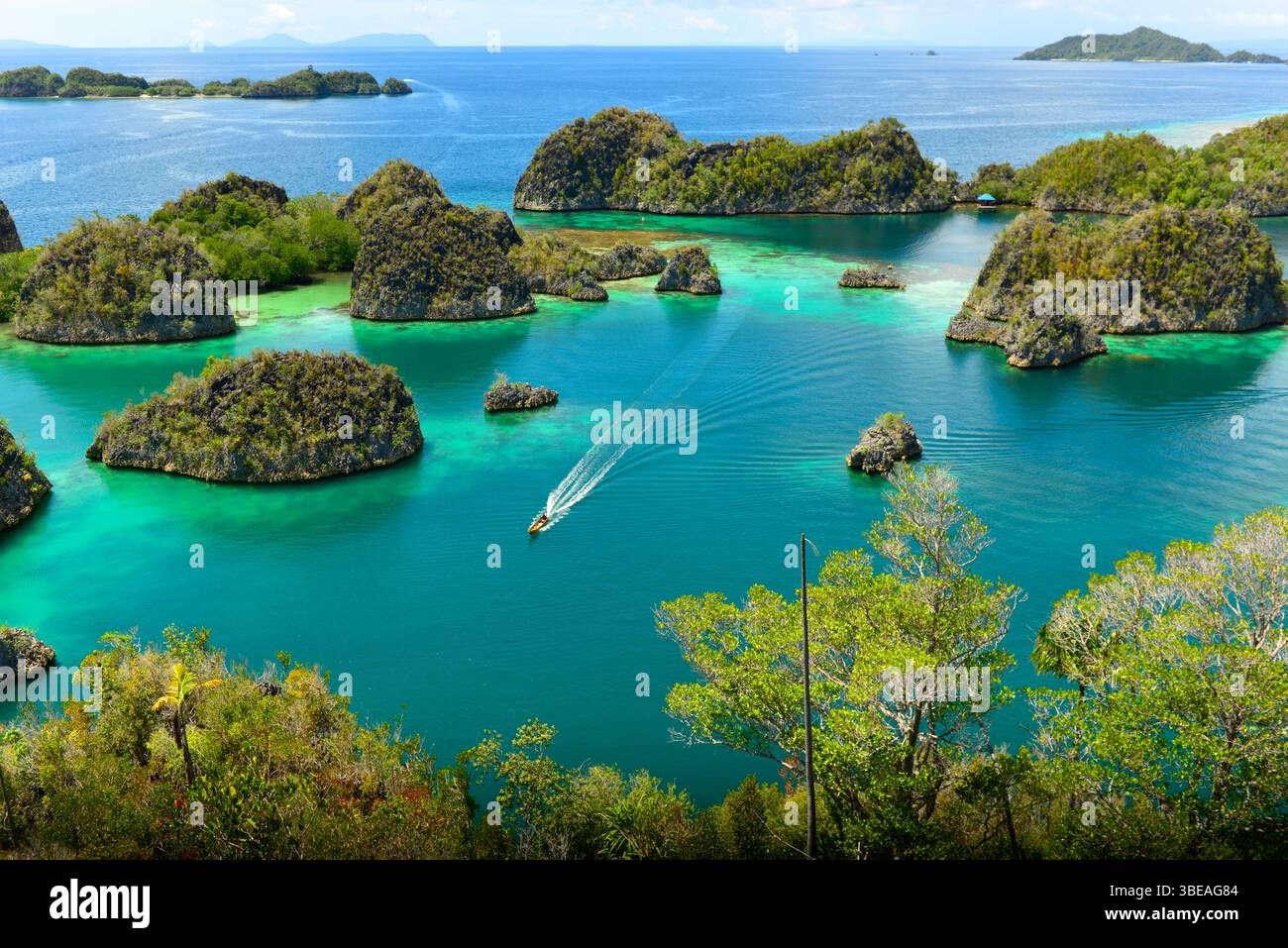 Beautiful landscape scenery of Wayag island in Raja Empat ,West Papua ...