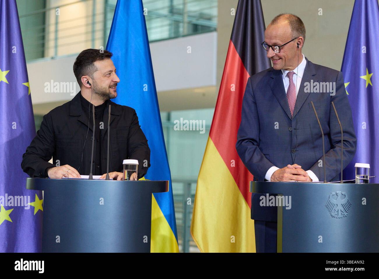 Chancellor Friedrich MERZ receives President Volodymyr Selenskyj in ...