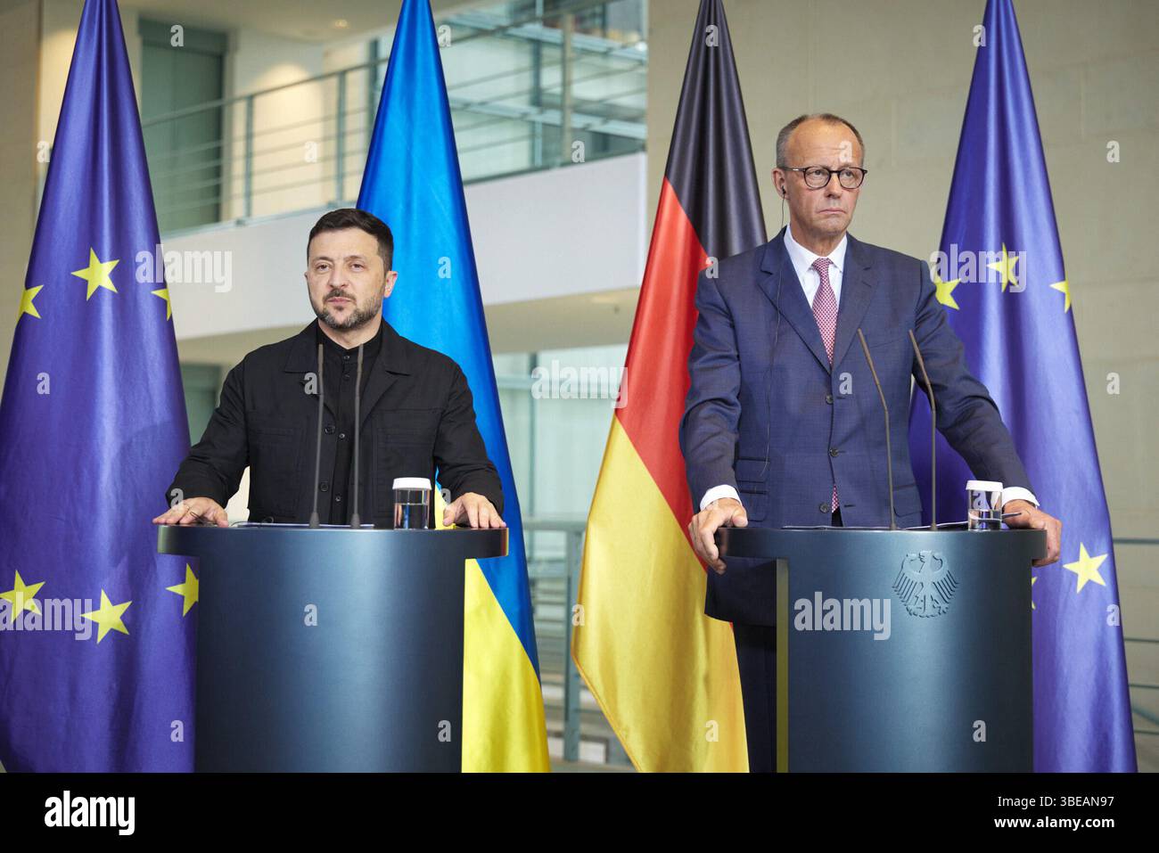 Chancellor Friedrich MERZ receives President Volodymyr Selenskyj in ...