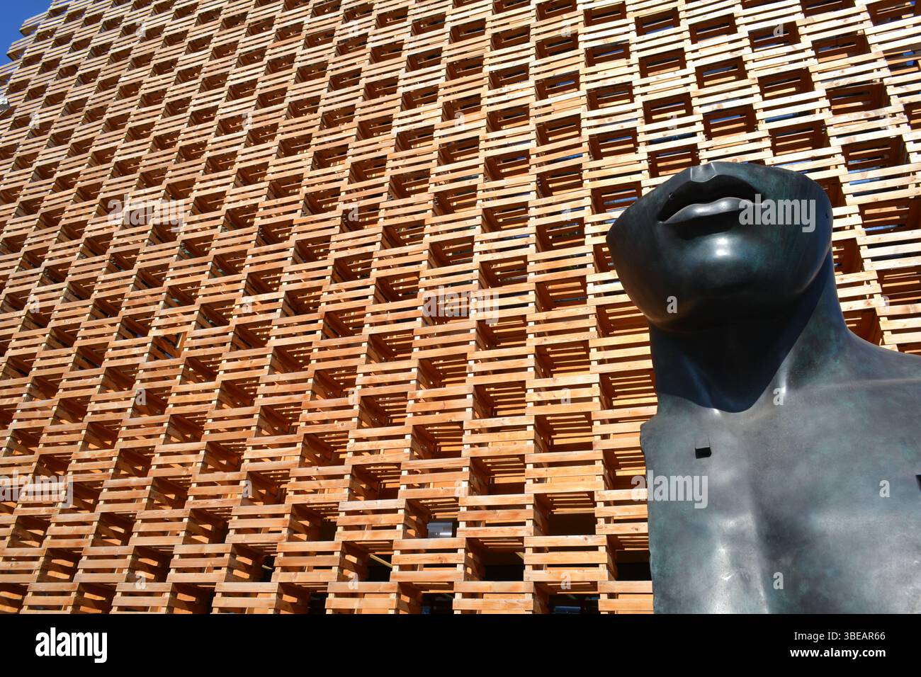 Expo Milano 2015. Poland pavilion external art decor made of apple ...
