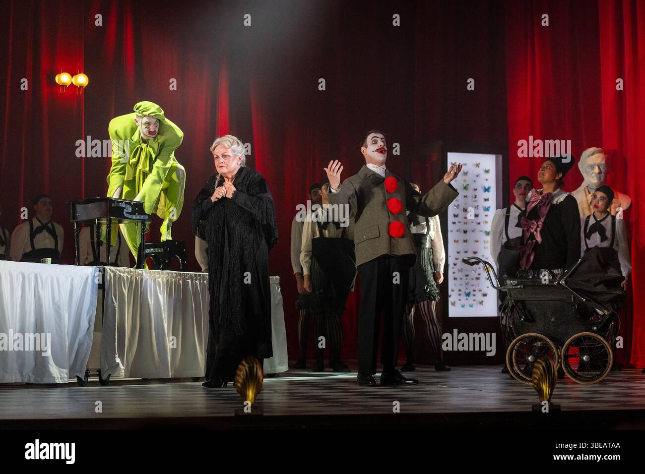 l-r: Oskar McCarthy (Wagner Daemon), Susan Bullock (Cosima Wagner ...