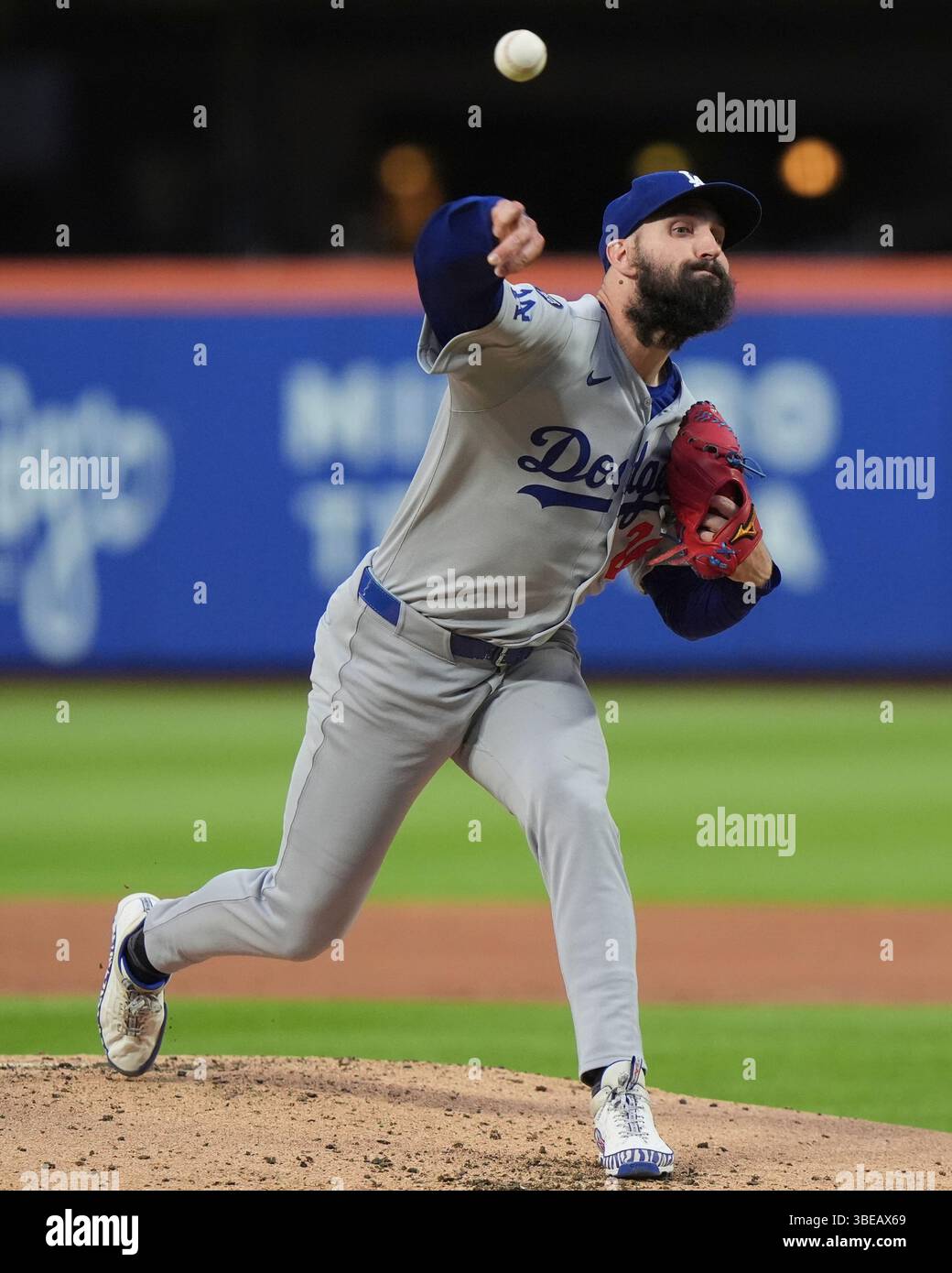 Los Angeles Dodgers' Tony Gonsolin pitches during the second inning of ...