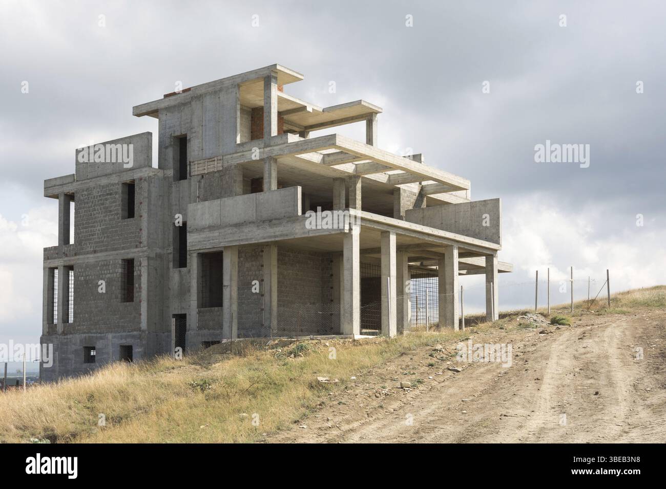 Concrete frame new monolithic hi-res stock photography and images - Alamy