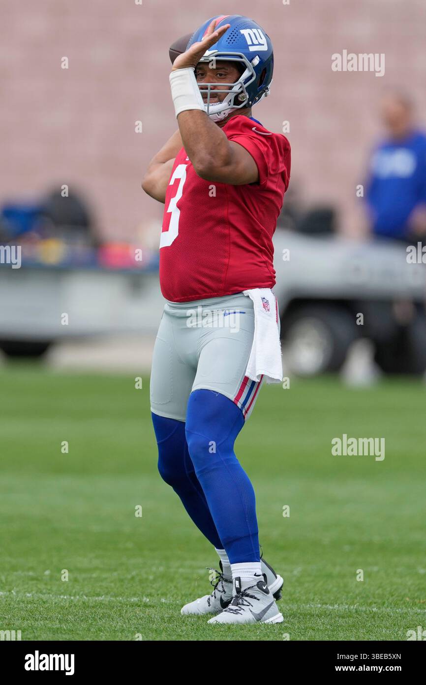New York Giants quarterback Russell Wilson throws during an NFL ...