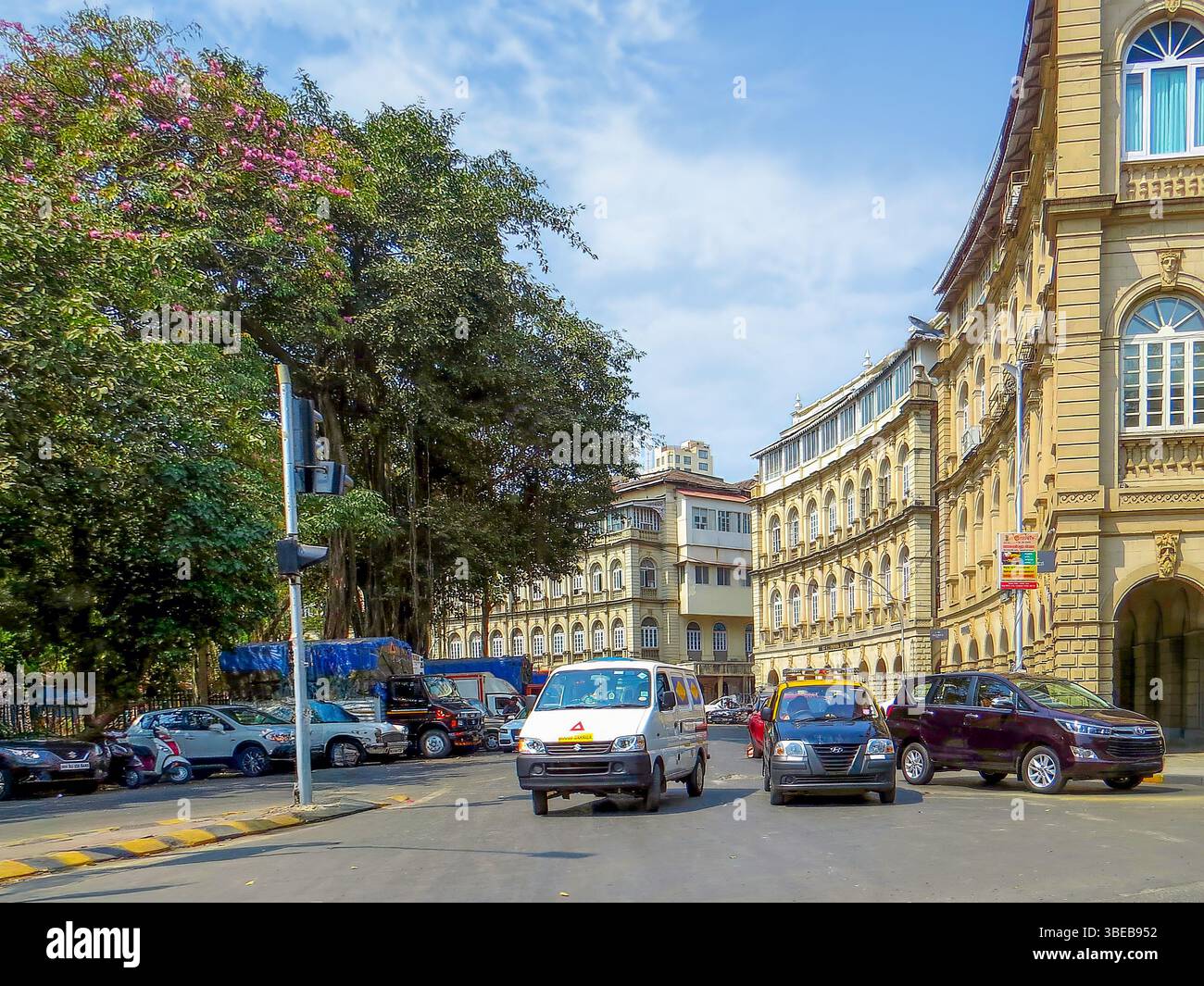 Sbi building hi-res stock photography and images - Alamy