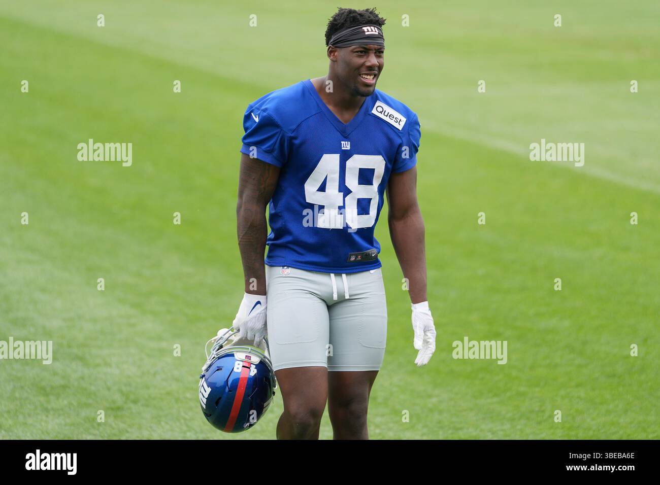 New York Giants' Jermaine Terry II leaves the field after an NFL football practice in East ...