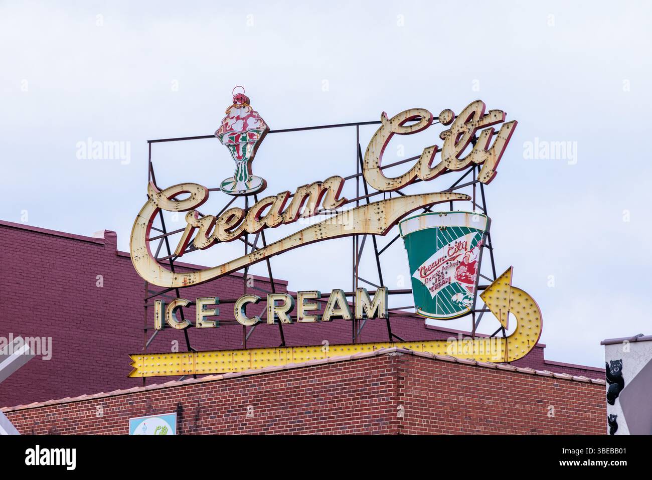 Nostalgic Cream City ice cream shop in downtown Cookeville, Tennessee ...