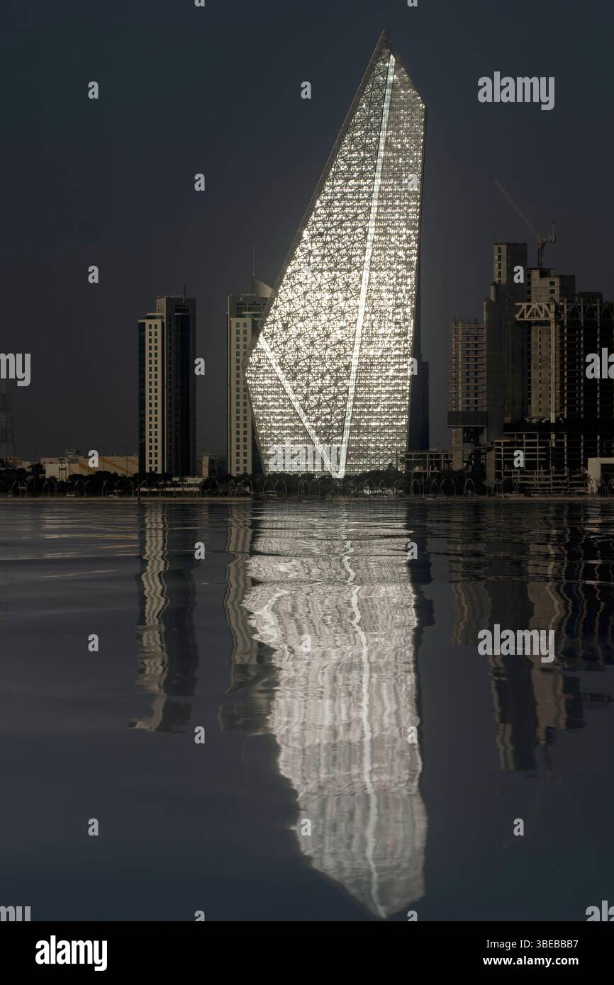 Burj al Mana Doha. Doha skyline early morning Stock Photo - Alamy