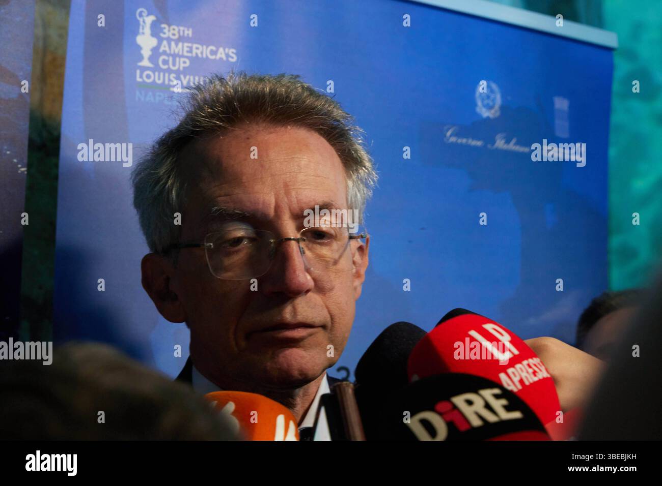 News - America s Cup and Louis Vuitton Cup: the Trophies in Naples for ...