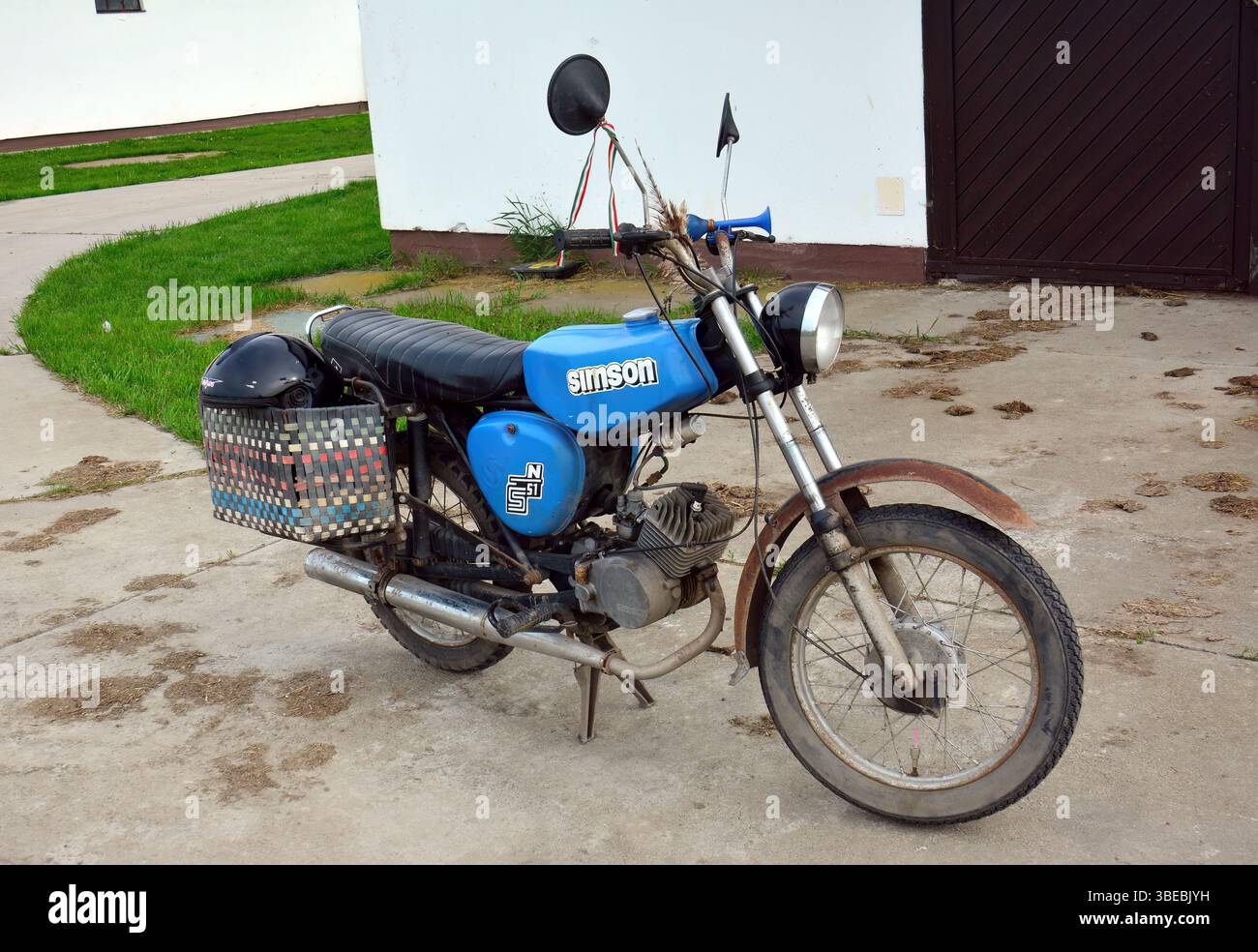 Lat 47 08095600 hi-res stock photography and images - Alamy